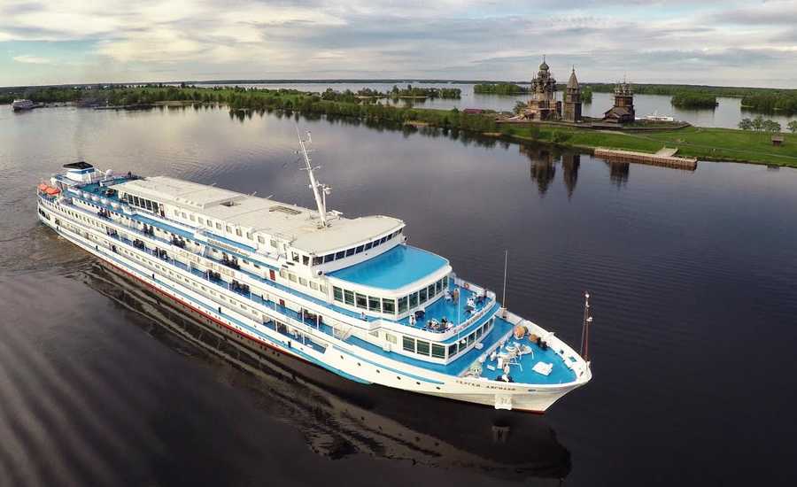 What is better, a land tour or river cruise in Russia?